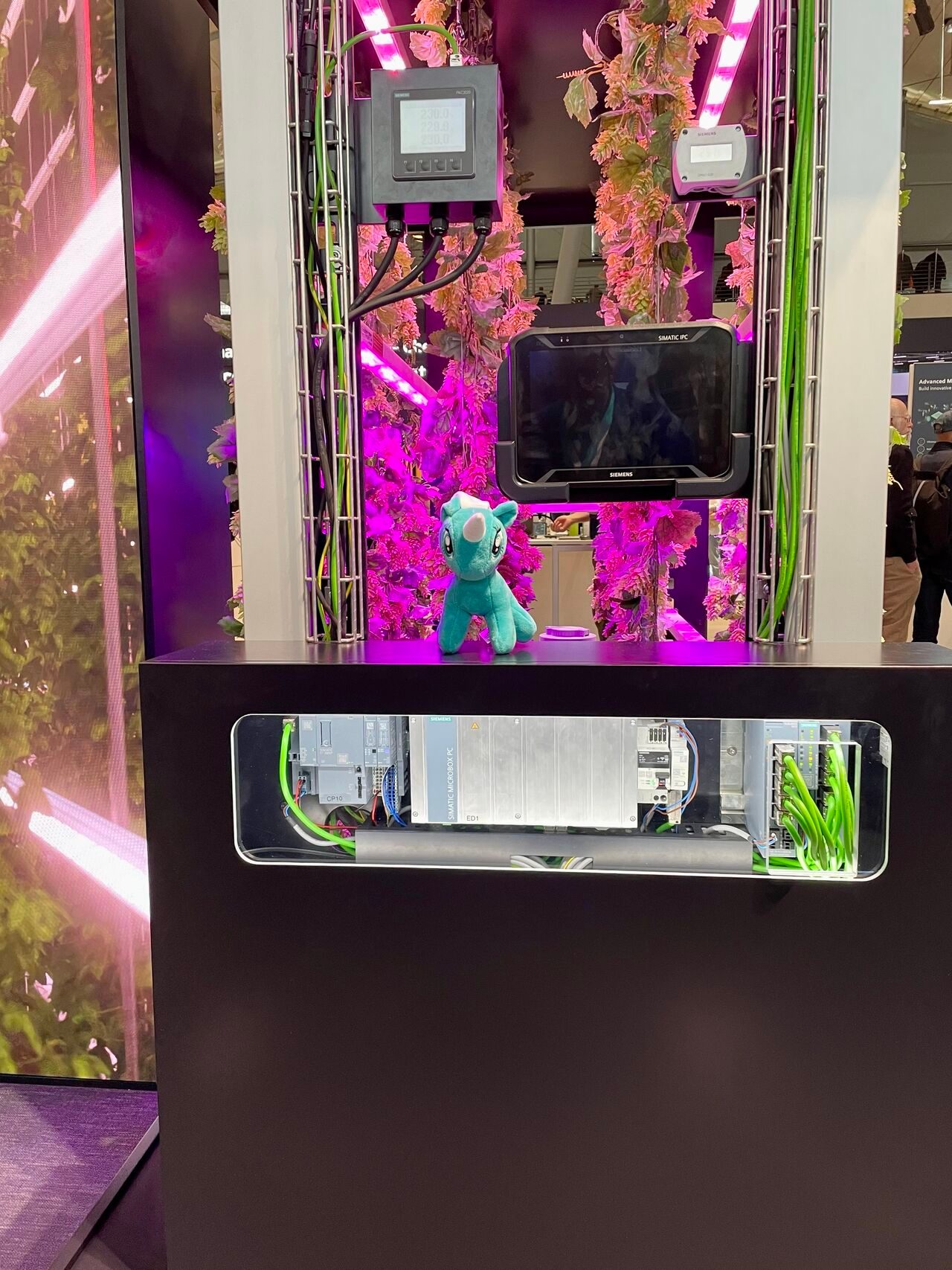 Mendix on Edge and I on Hannover fair by Tina Antonie Braun on Siemens Blog