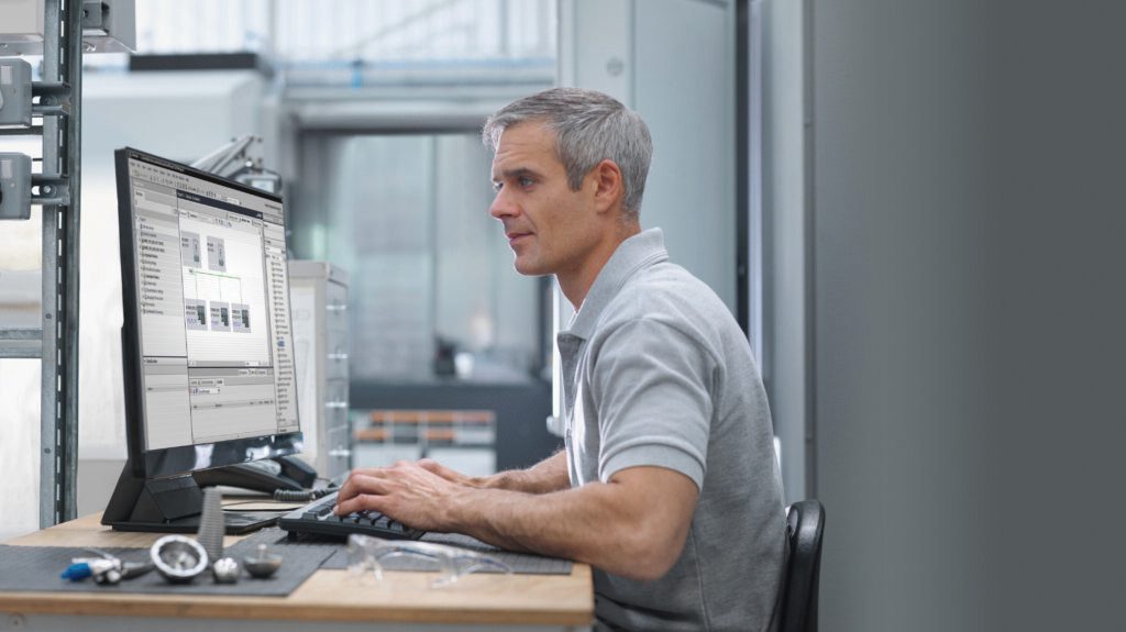 Troubleshooting can be that easy with integrated diagnostics by Anna-Katharina Kreger on Siemens ...